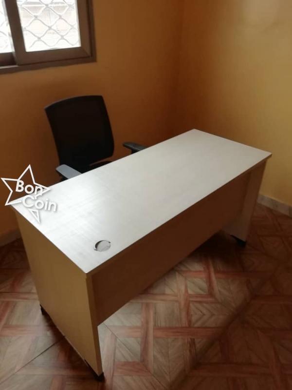 TABLE ET CHAISE DE BUREAU , prix 210,000 FCFA - Cameroun, Yaoundé | Boncoin